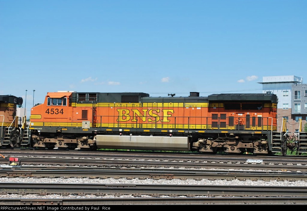 BNSF 4534